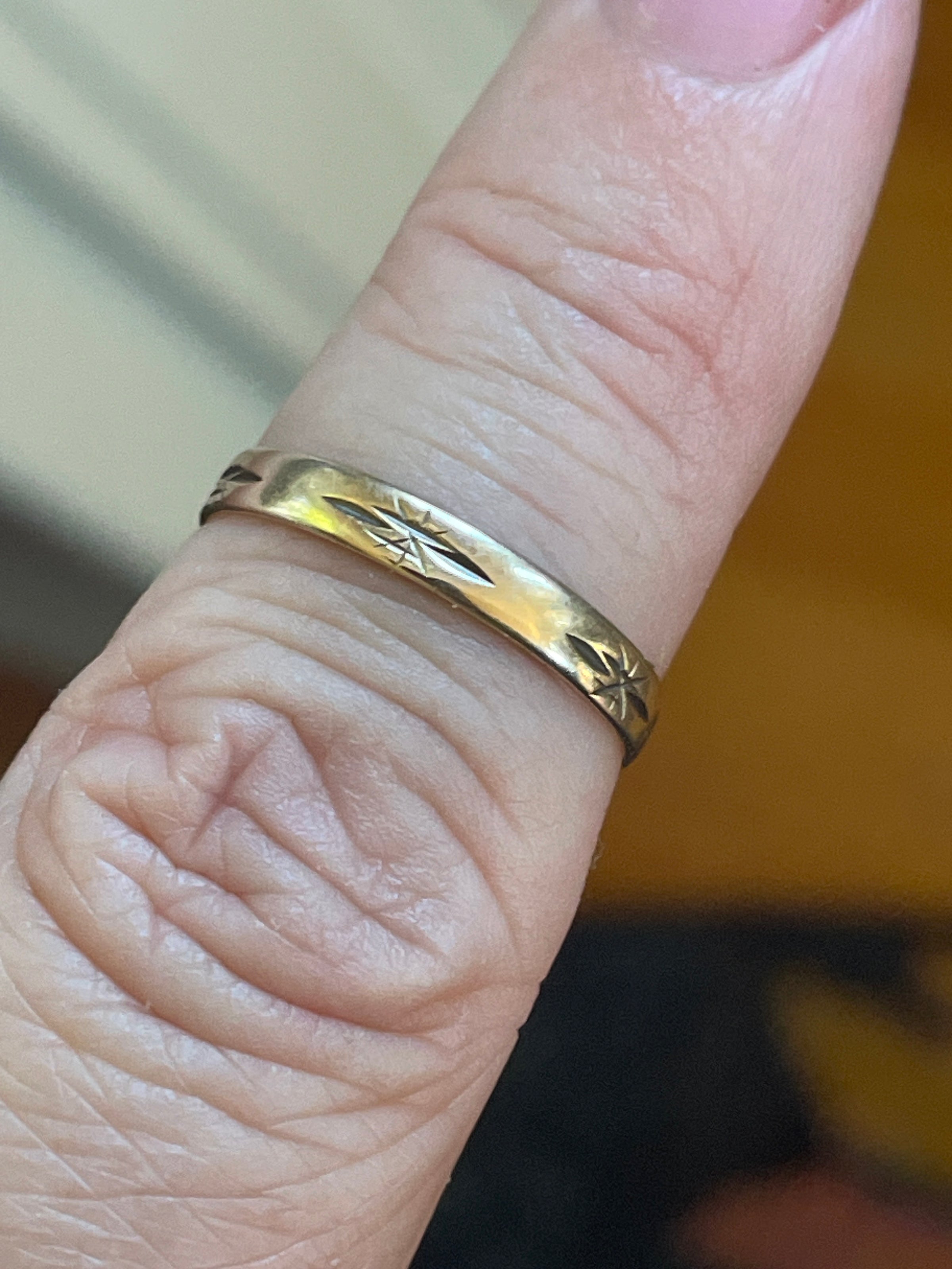 Engraved Star Band - 10k Gold - Vintage – Vintage Paris Jewelry