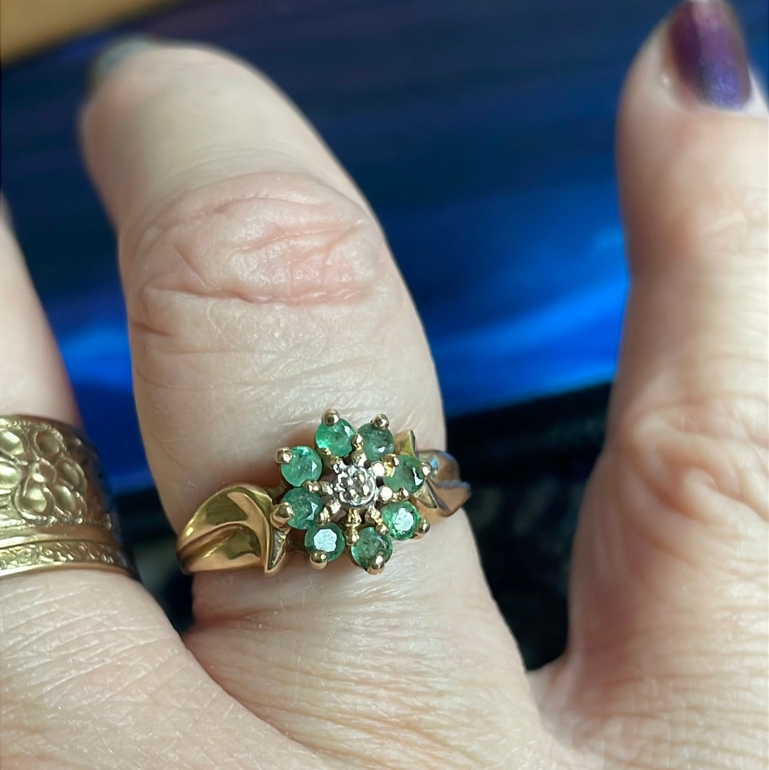 Emerald Diamond Flower Ring - 10k Gold - Vintage – Vintage Paris Jewelry