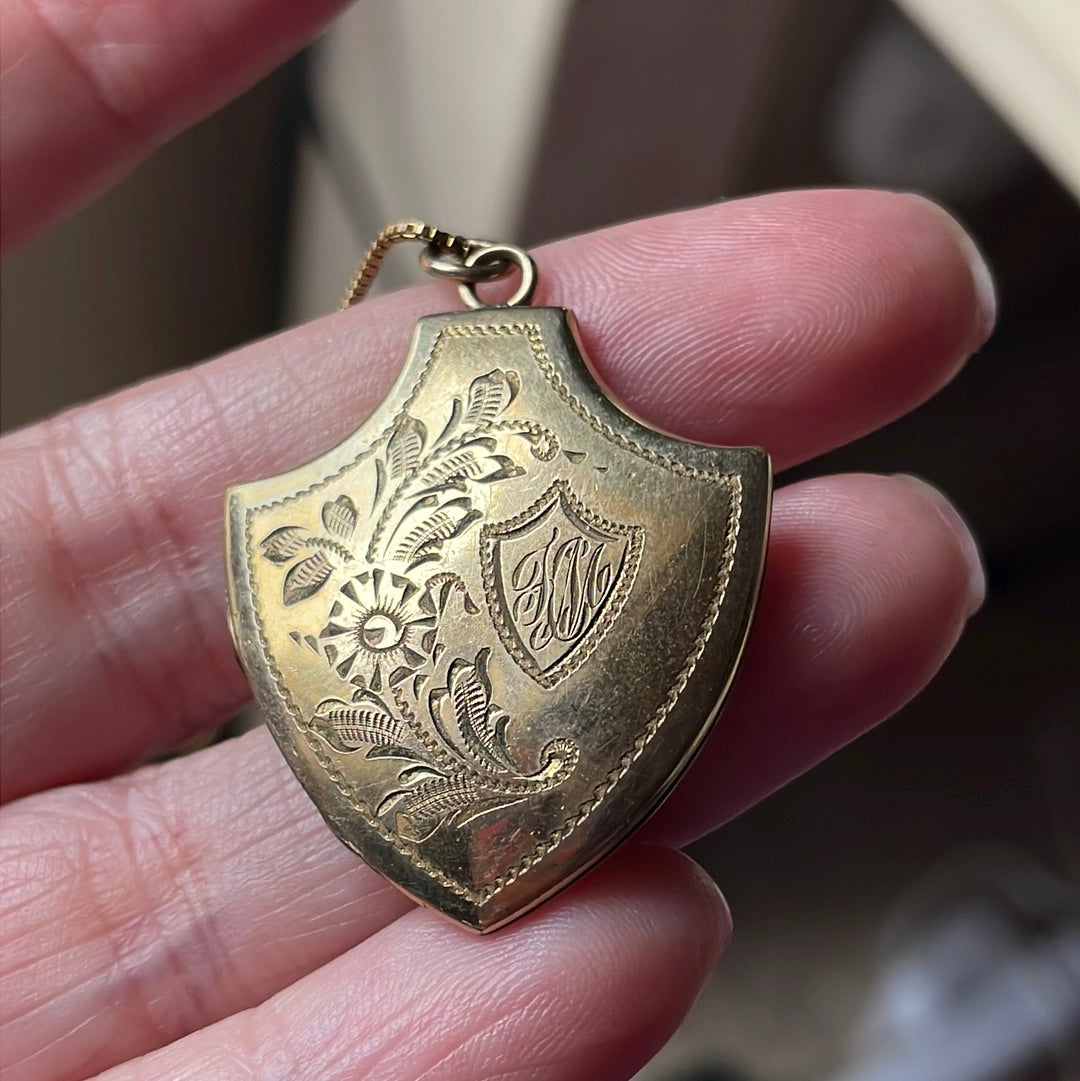 Shield Flower Locket - Gold Filled - Vintage – Vintage Paris Jewelry