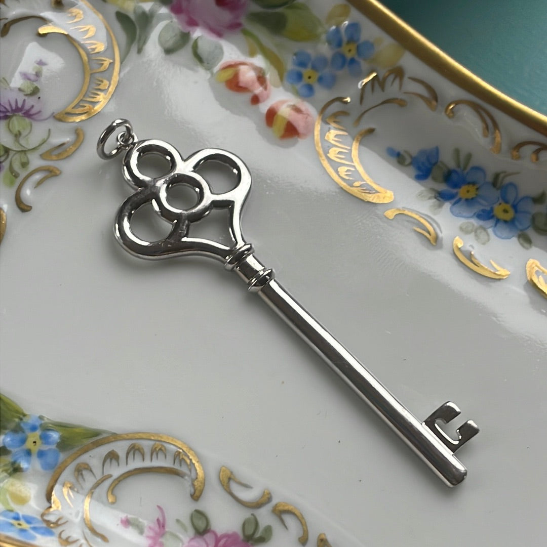 Key Pendant - Sterling Silver - Vintage – Vintage Paris Jewelry