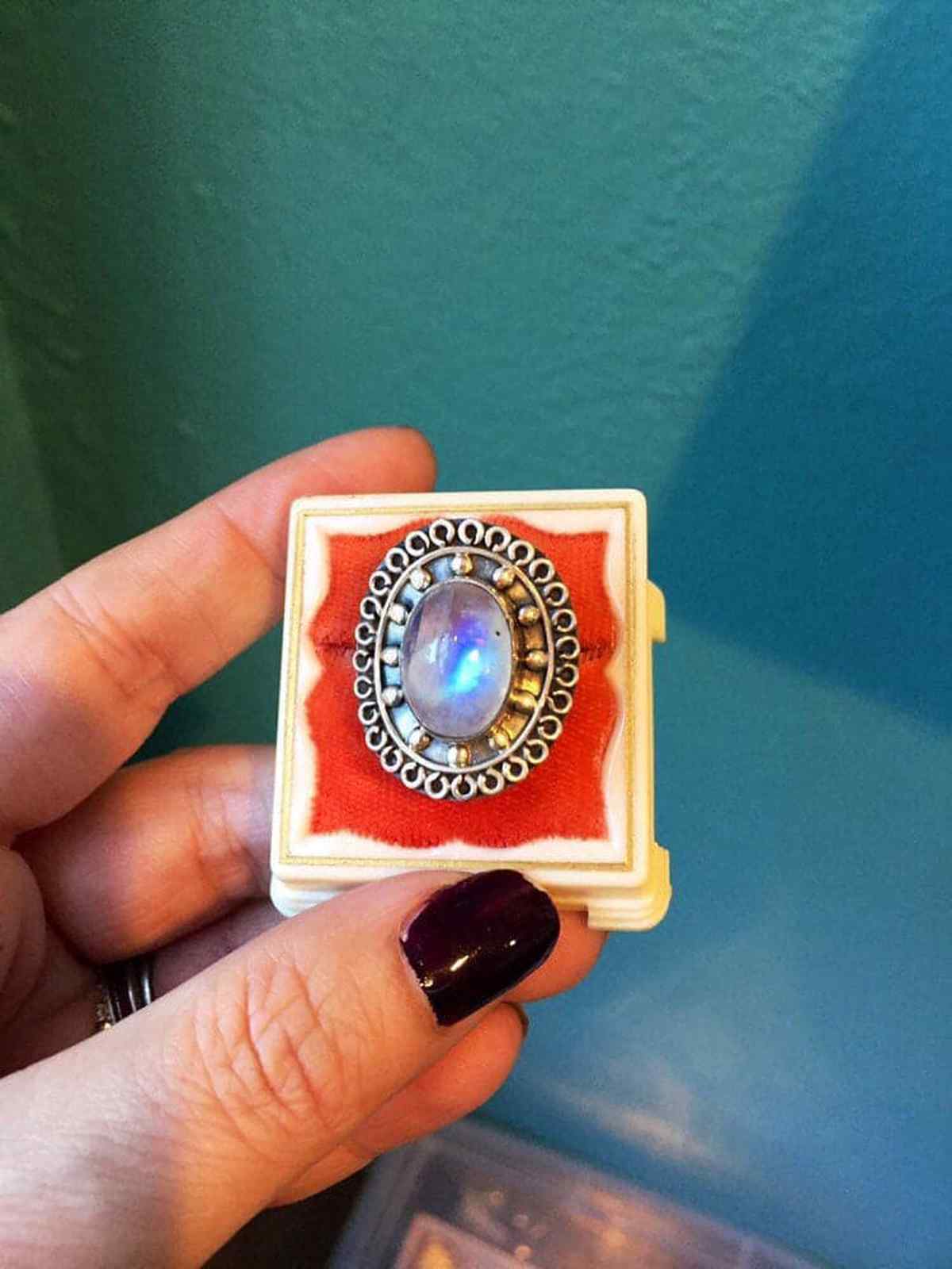 Moonstone Sterling Ring - Vintage – Vintage Paris Jewelry
