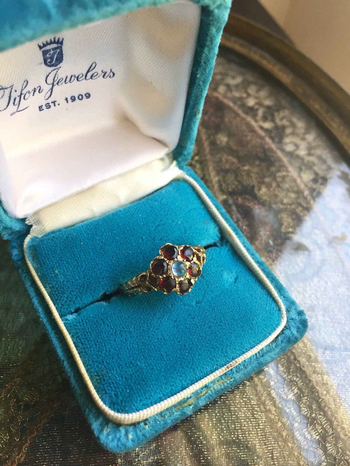 Garnet Moonstone Flower Ring - 15k Gold - Vintage – Vintage Paris Jewelry