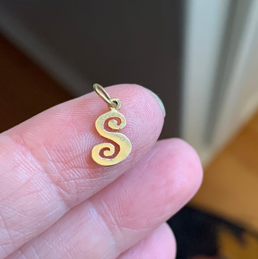 s-initial-pendant-14k-gold-vintage – Vintage Paris Jewelry